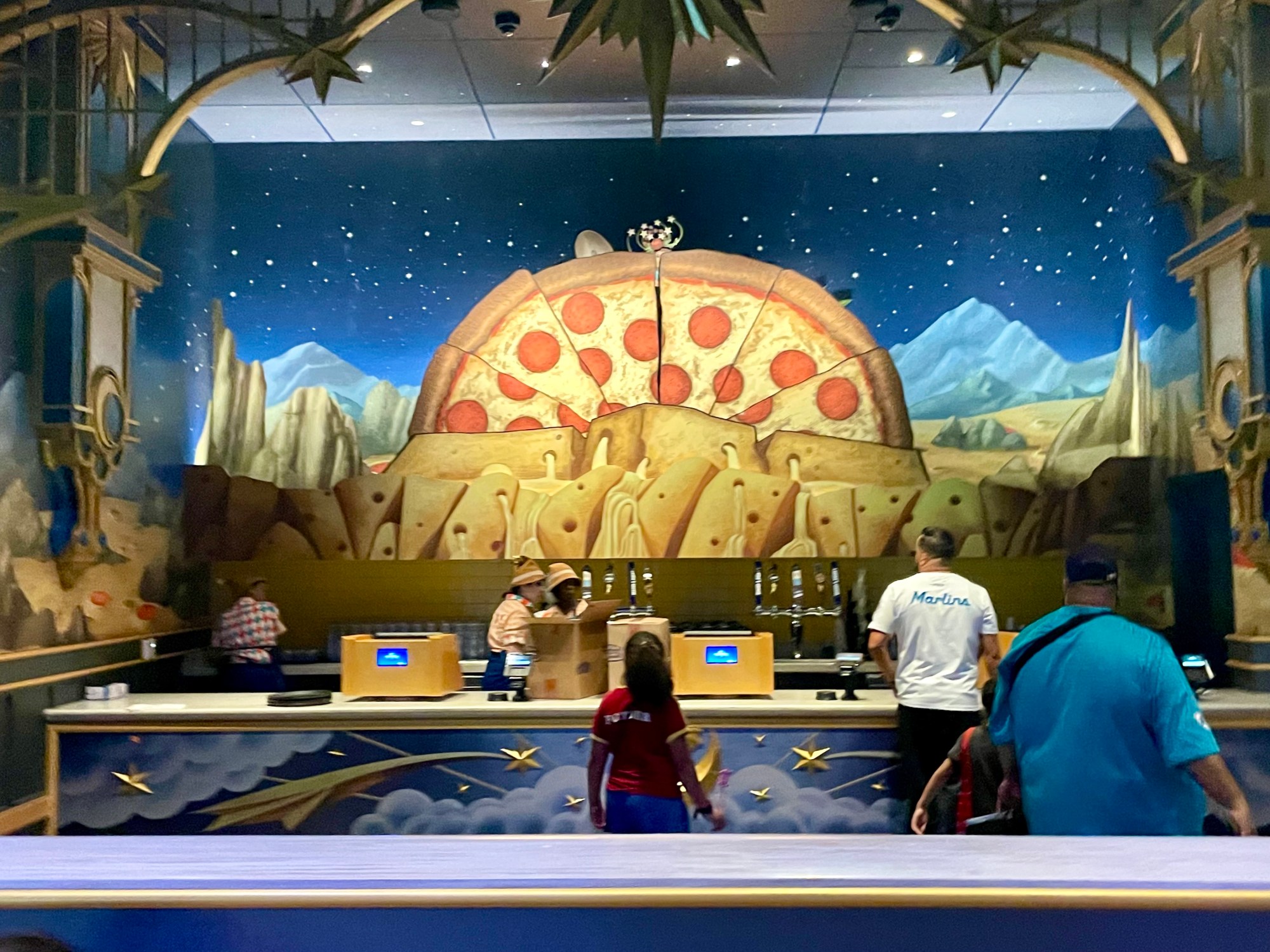 Pizza Moon – Celestial Park at Epic Universe – Theme Park MoJu