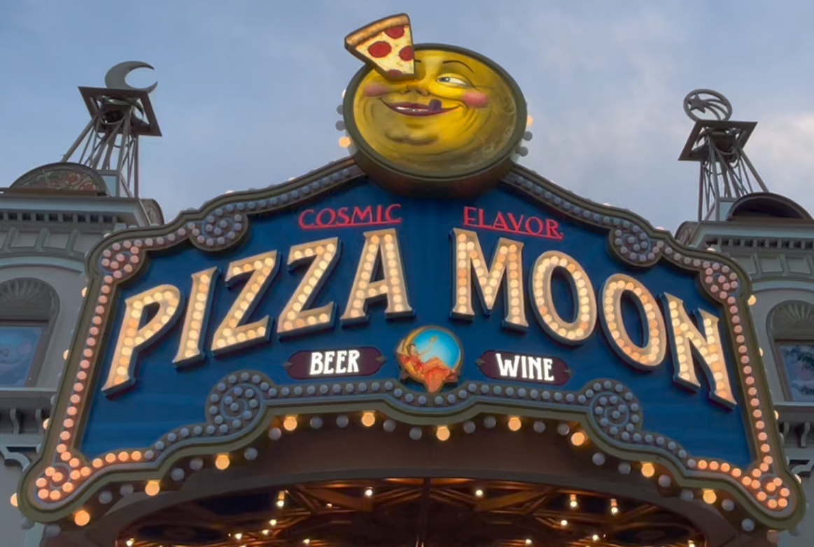 Pizza Moon – Celestial Park at Epic Universe – Theme Park MoJu
